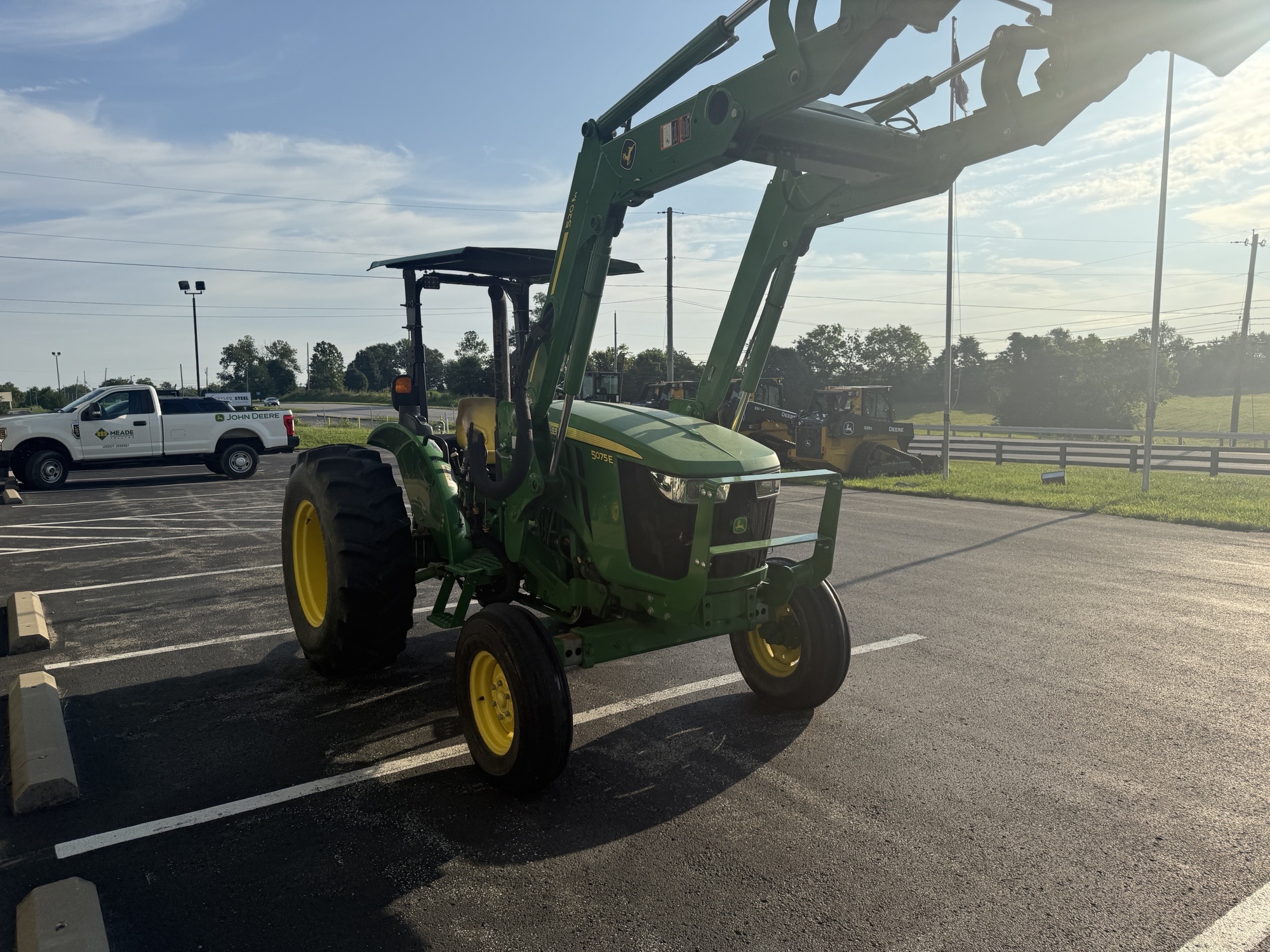 5075E - Meade Tractor