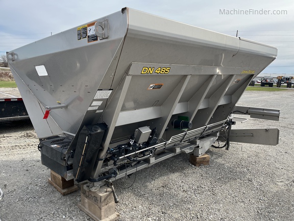 John Deere DN485 | Fertilizer Spreaders | MachineFinder