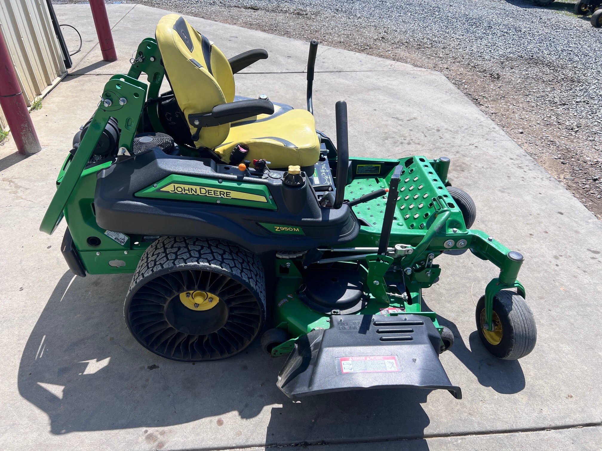 Z950M - Meade Tractor