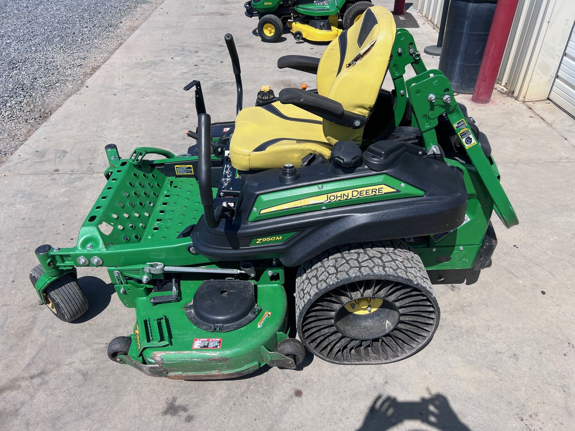 Z950M - Meade Tractor