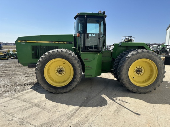 1991 John Deere 8760 - Articulated 4WD Tractors - Plymouth, IN
