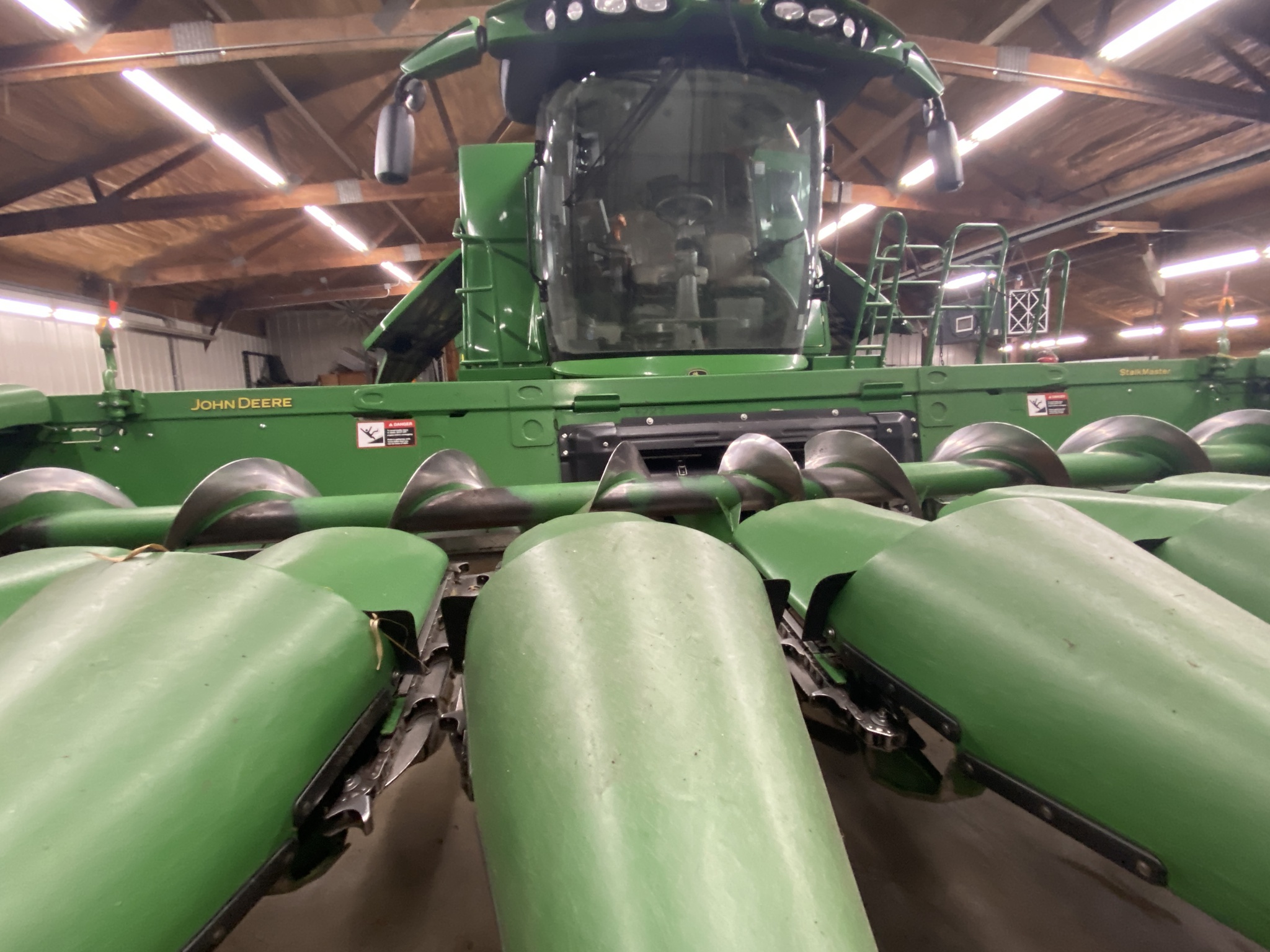 2016 John Deere 608C - Corn and Row Crop headers - Athens, MI
