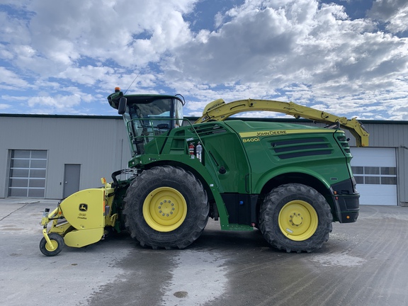 2021 John Deere 8400 - Self-Propelled Forage Harvesters - Listowel, ON