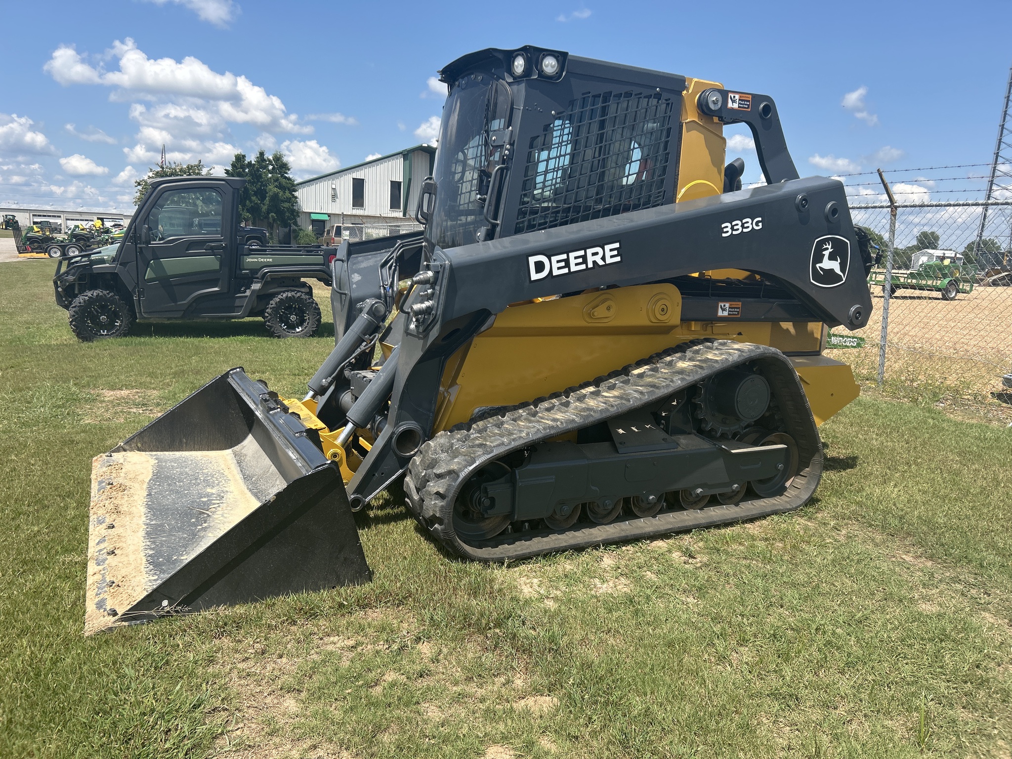 2023 John Deere 333G - Tennessee Tractor