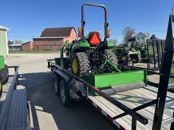 2025 John Deere 2032R PACKAGE - Compact Utility Tractors - Wooster, OH