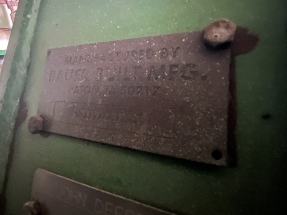 2002 John Deere DB60 - Planters: Drawn - Jonesville, MI