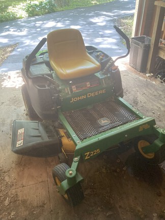 John-Deere - Z225