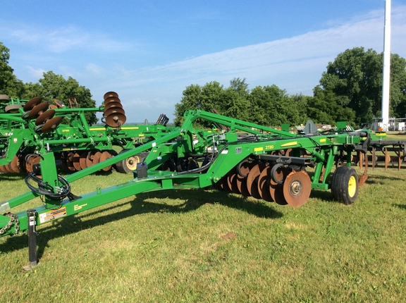 John Deere 2720 Disk Ripper