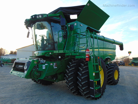 2023 John Deere S780 | Combines | MachineFinder