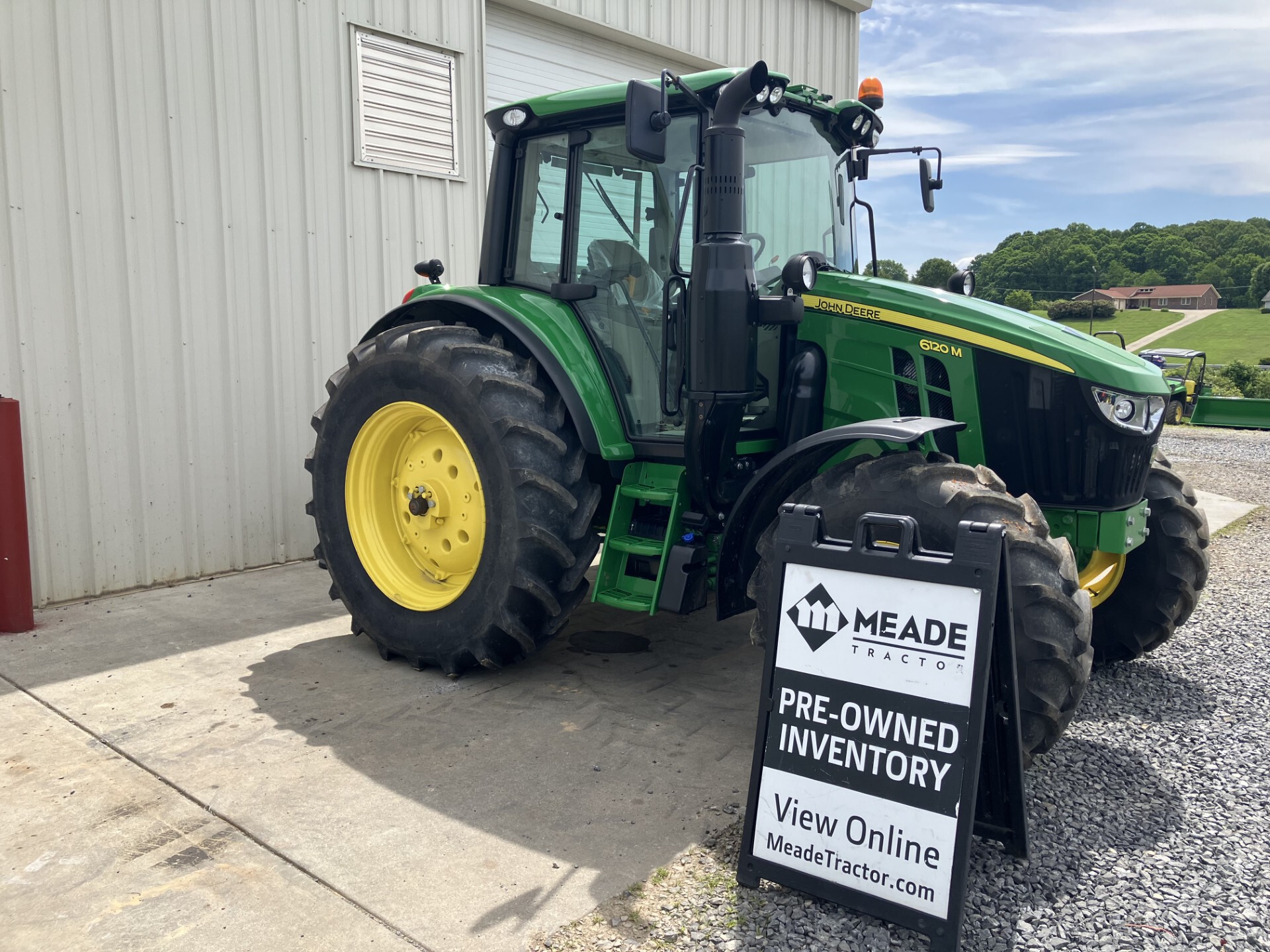 6120M - Meade Tractor