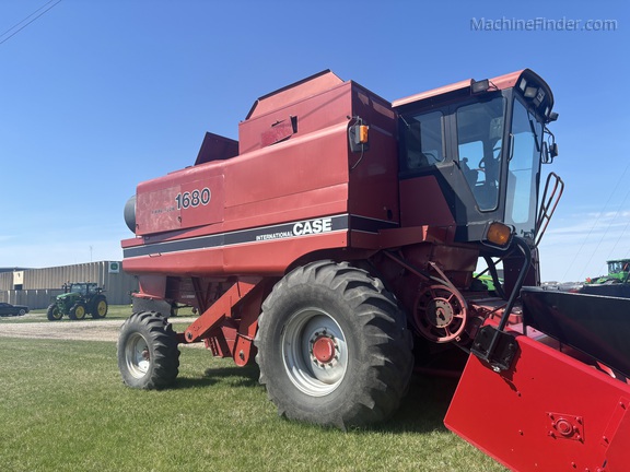 1986 Case IH 1680 | Combines | MachineFinder