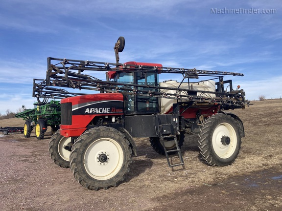 2008 Apache AS1010 | Self-Propelled Sprayers | MachineFinder