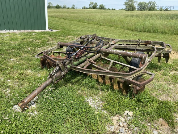 John Deere AW 10FT | Disks | MachineFinder