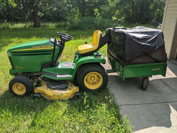 Equipment Details 2003 John Deere GT235 564565