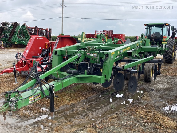 2004 John Deere 2700 | Rippers | MachineFinder