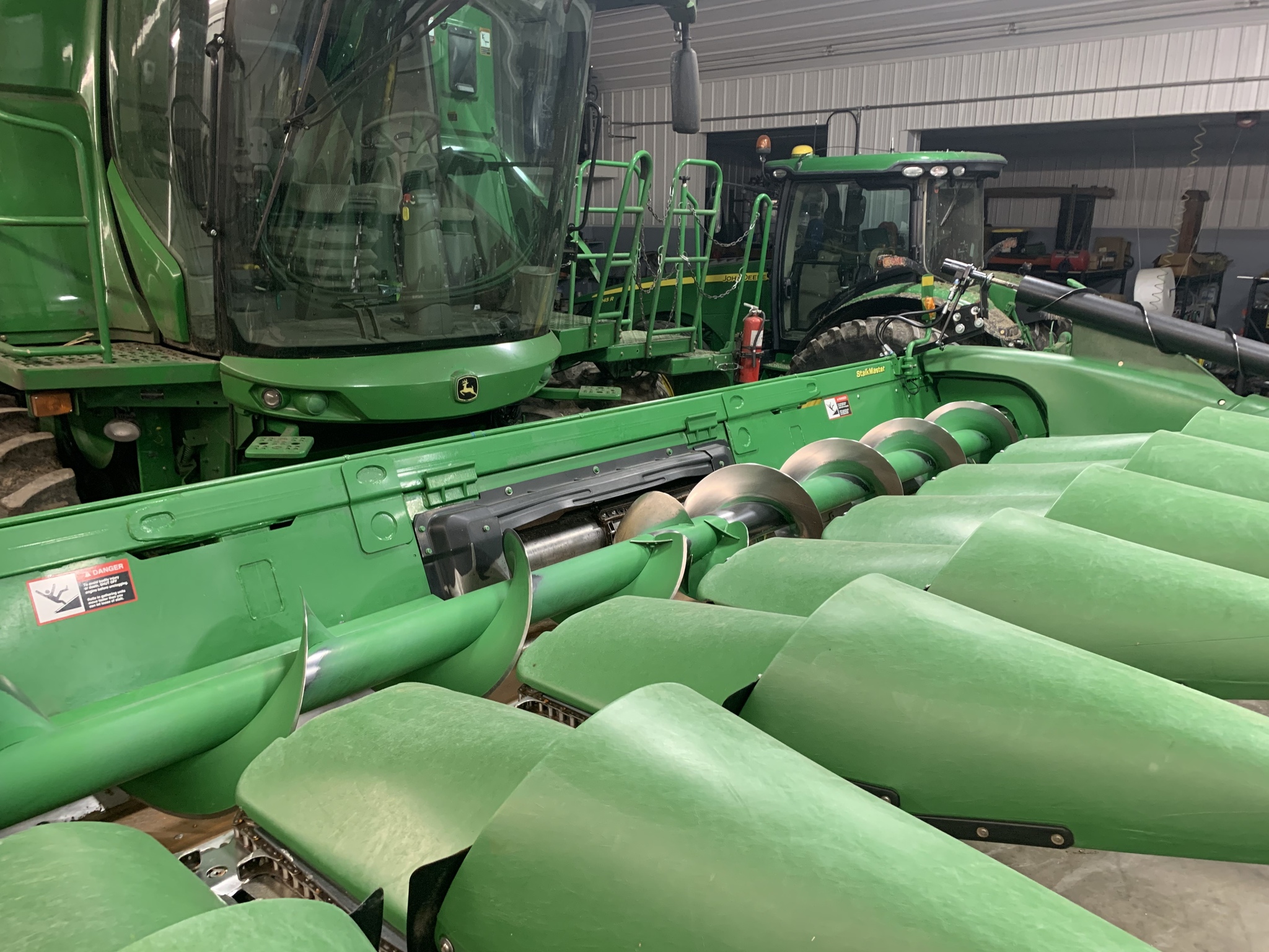 2014 John Deere 608C - Corn and Row Crop headers - LaGrange, IN
