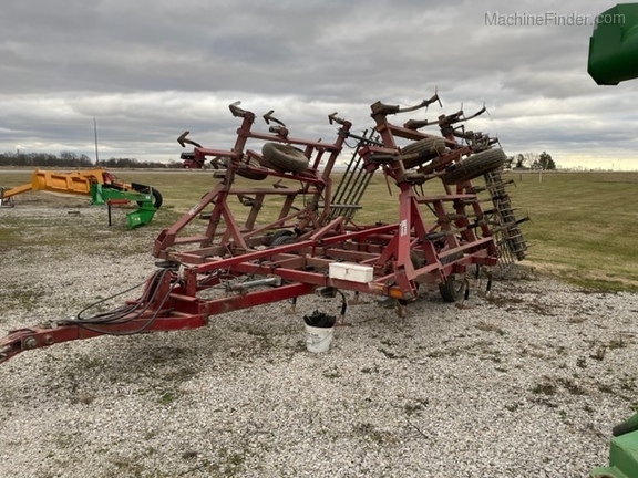Case IH 4800 | Field Cultivators | MachineFinder