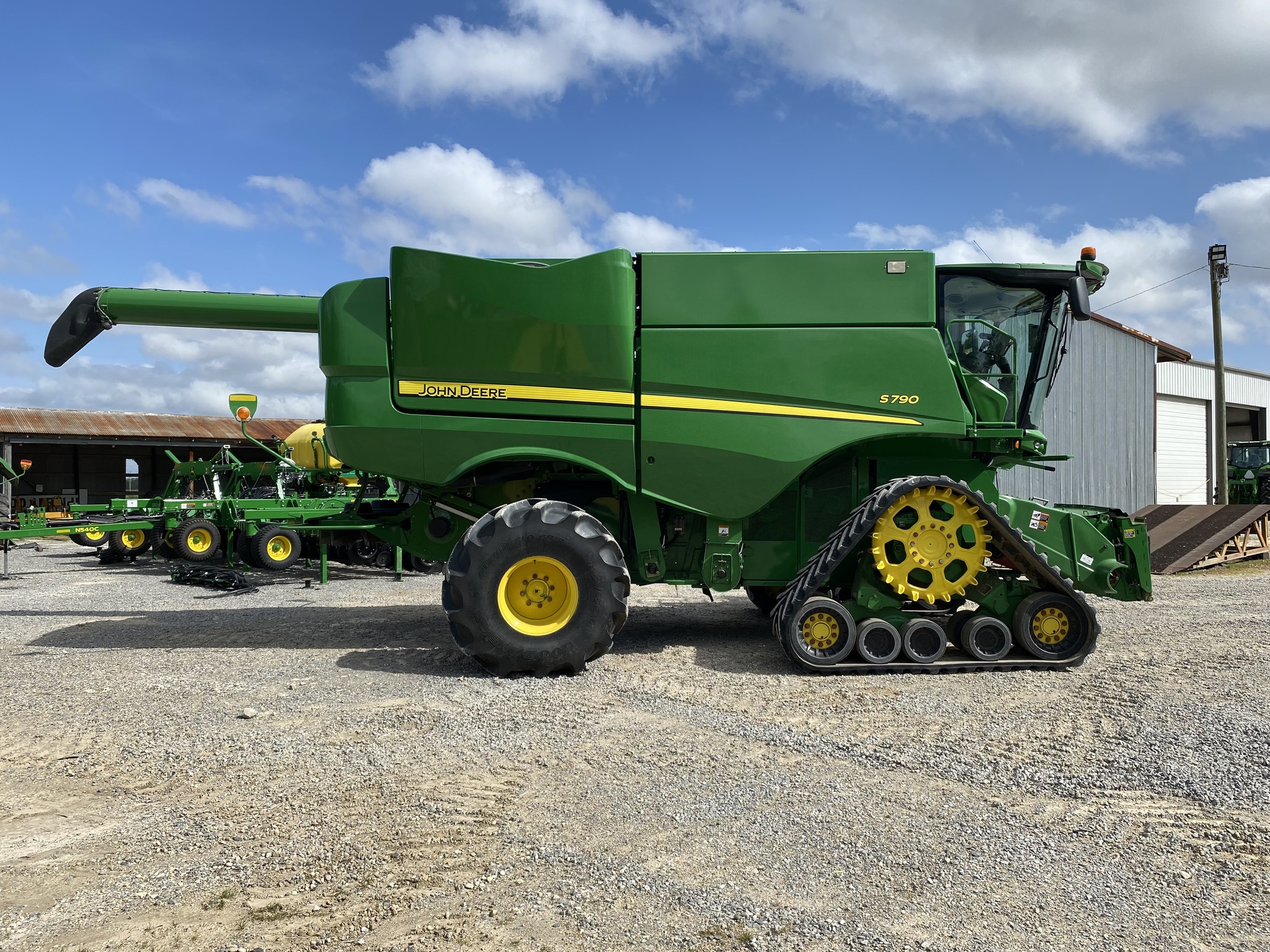 S790 Combine With Tracks Prices Sale | www.oceanproperty.co.th