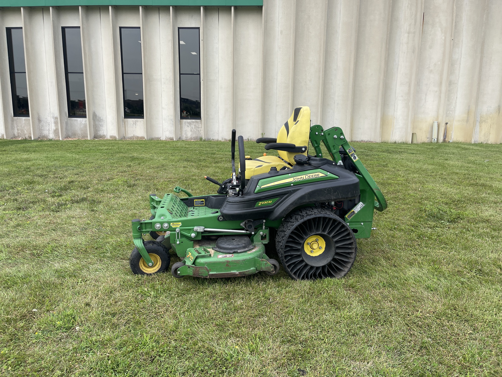 2021 John Deere Z930M - Minnesota Equipment