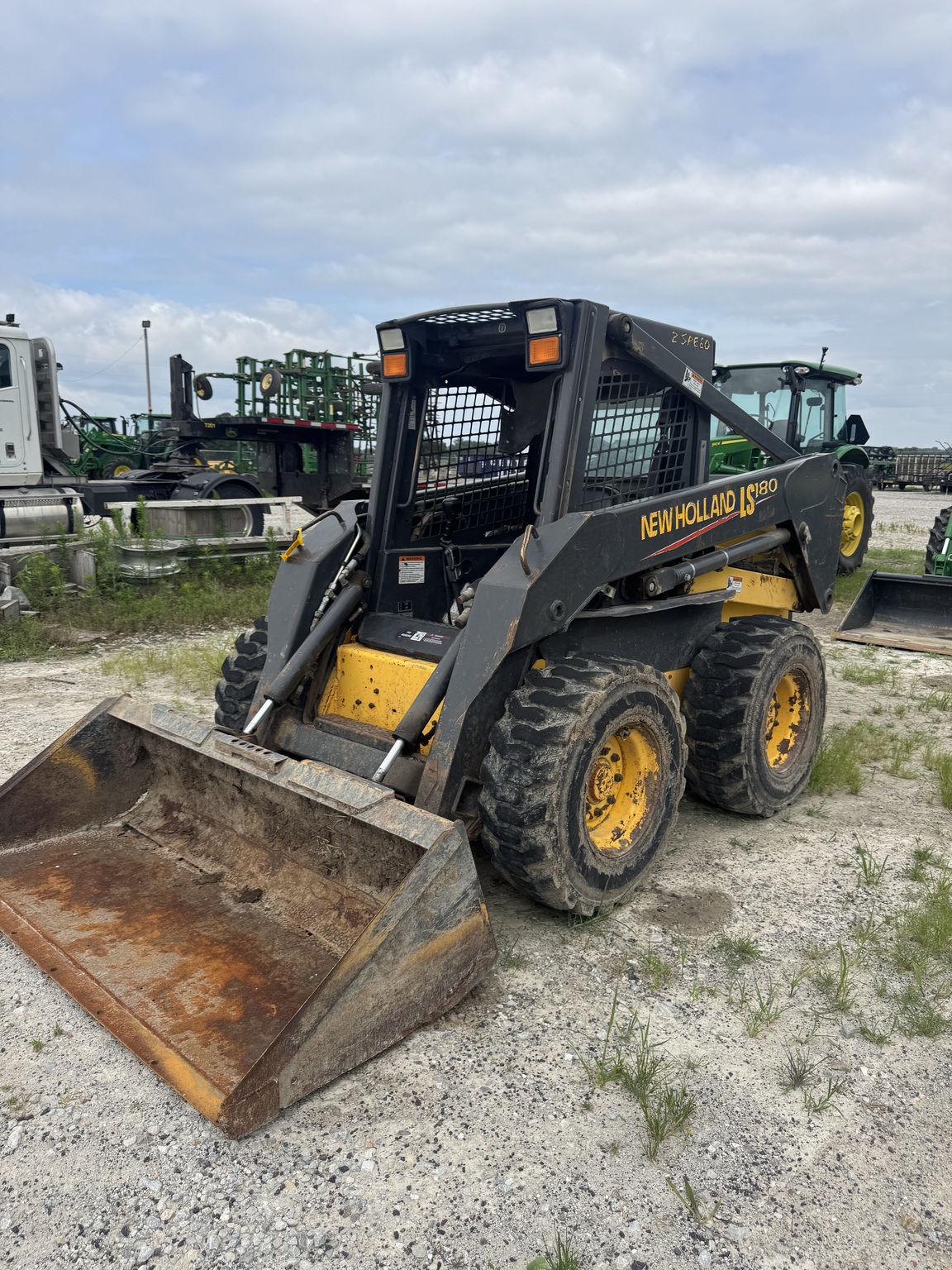 2004 New Holland LS180 - Sydenstricker Nobbe Partners