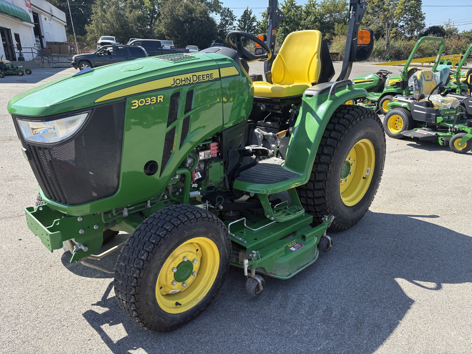 3033R - Meade Tractor