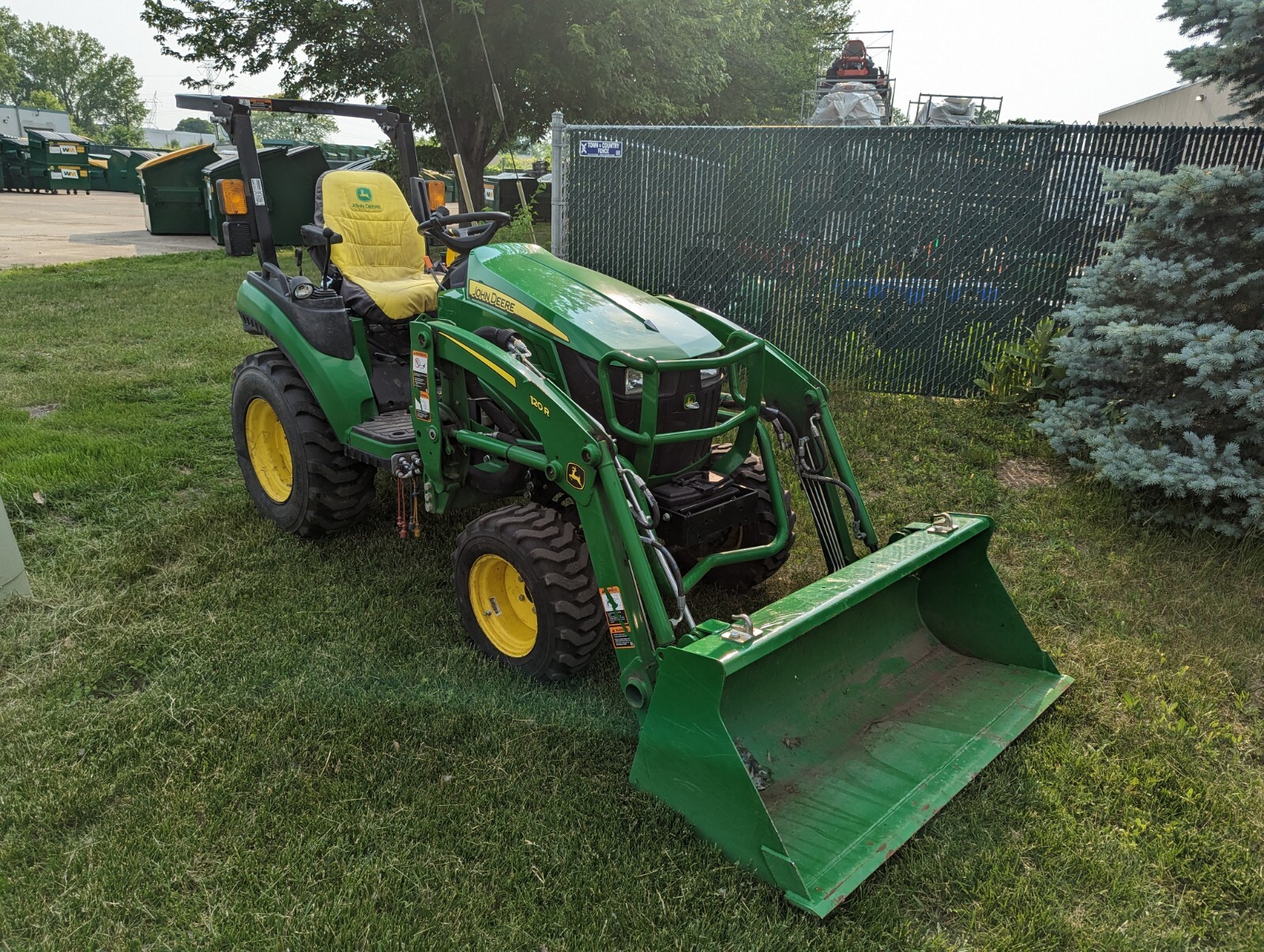 2022 John Deere 2025R - Minnesota Equipment