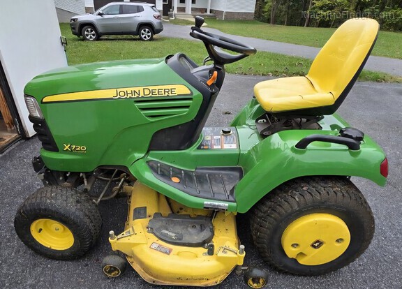 2009 John Deere X720 | Lawn & Garden Tractors | MachineFinder