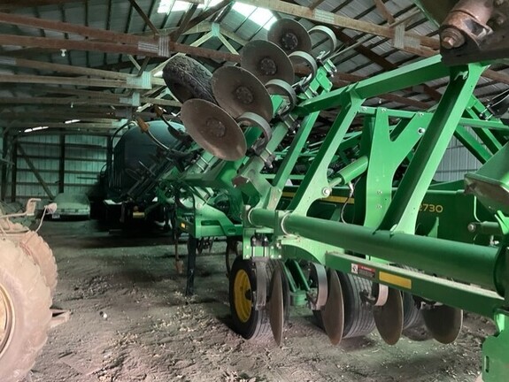 Equipment Details 2017 John Deere 2730 551745