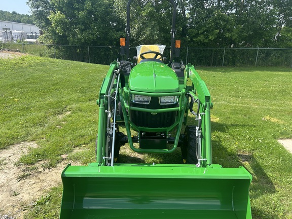 2025 John Deere 2032R - Compact Utility Tractors - Millersburg, OH