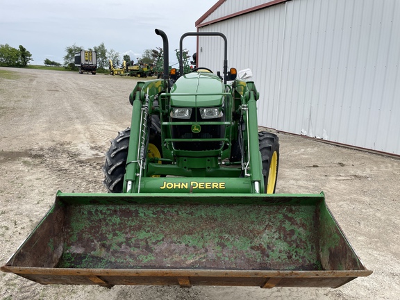 2016 John Deere 5085E