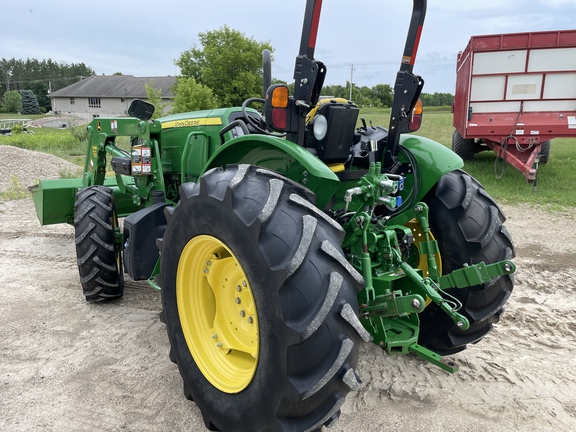 2016 John Deere 5085E