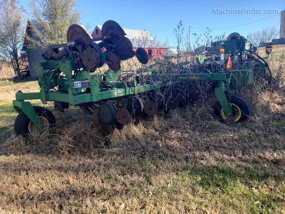 2010 John Deere 2510H | Nutrient Application | MachineFinder