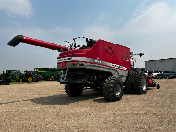 2013 Massey Ferguson 9560 AGCM95600DHC18163 | Used Combines for Sale