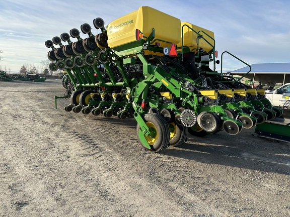 2023 John Deere 1795 - Planters: Drawn - Richwood, OH