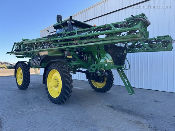 2017 John Deere R4038 | Self-Propelled Sprayers | MachineFinder