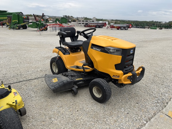 2017 Cub Cadet xt2 - Lawn & Garden Tractors - Decorah, IA