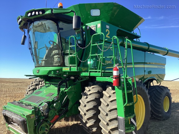2017 John Deere S680 | Combines | MachineFinder