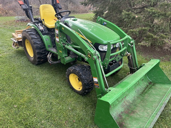 2014 John Deere 2032R - Compact Utility Tractors - Hastings, MI