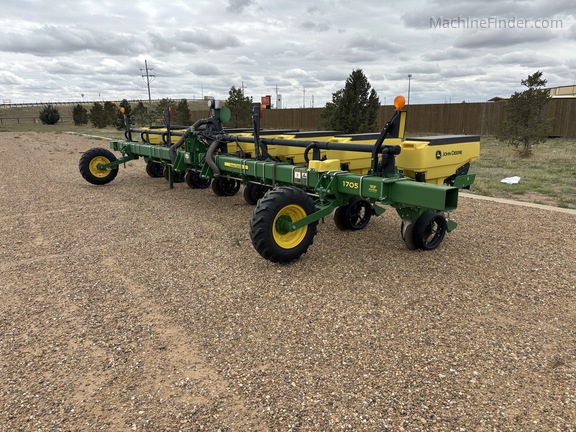 2021 John Deere 1705 | Planters: Integral | MachineFinder