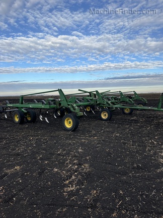 2004 John Deere 2410 | Chisel Plows | MachineFinder