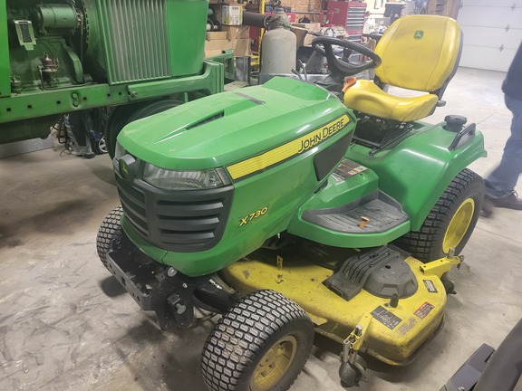 John Deere X730