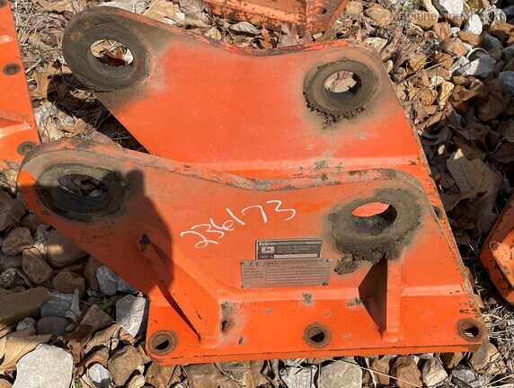 2018 NPK L2260 - GH3/PH3/GH4/PH4 BREAKER MOUNT FITS DEERE 310/410 CLASS ...