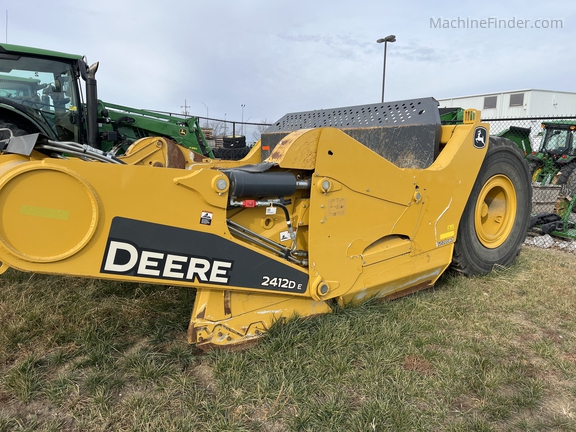 2021 John Deere 2412D E | Scrapers / Pull Pans | MachineFinder