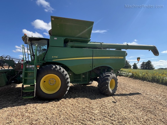 2019 John Deere S770 | Combines | MachineFinder