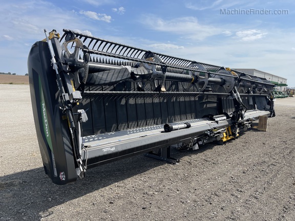 2024 MacDon FD240 | Combine Platforms | MachineFinder