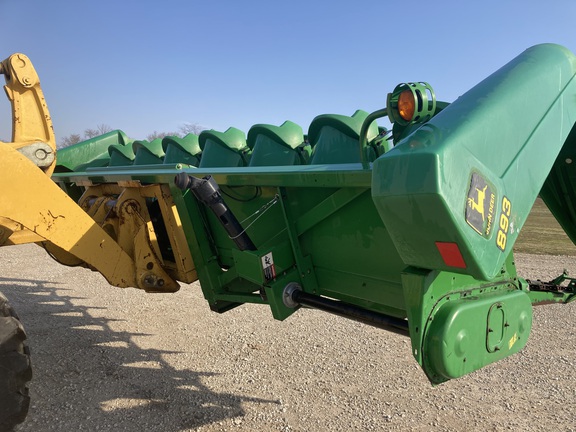 1994 John Deere 893 - Corn and Row Crop headers - Wilmington, OH